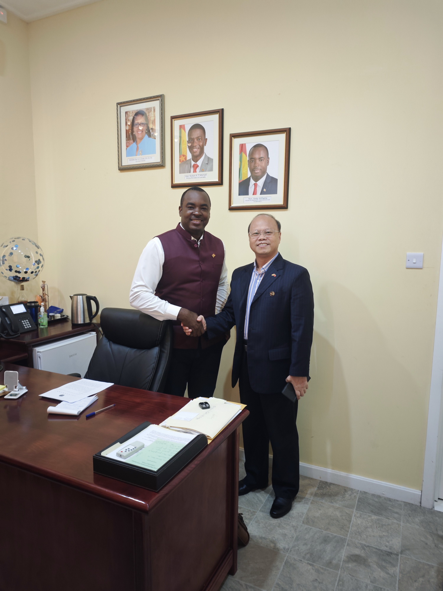 Ambassador Wei Hongtian Met with Minister Andy Williams